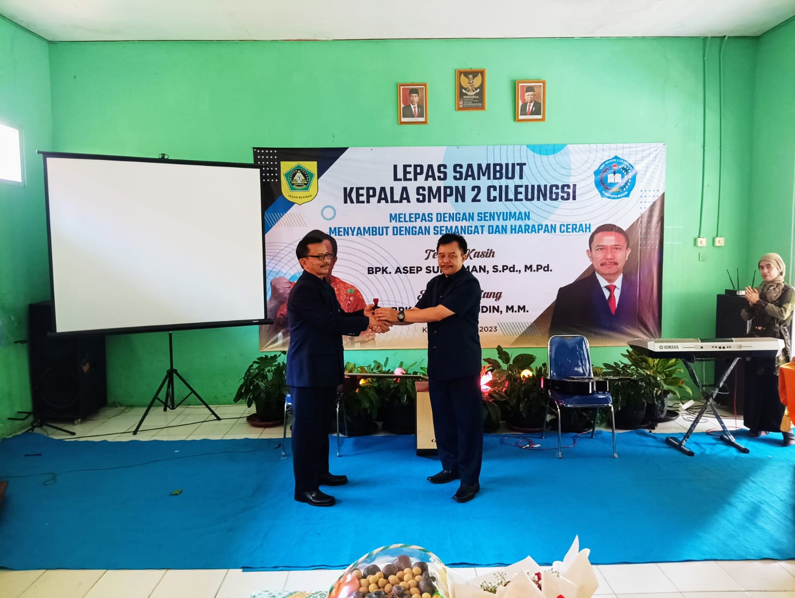 Basirudin Resmi Jabat Kepsek SMPN 2 Cileungsi Gantikan Asep Suherman - ColorMag