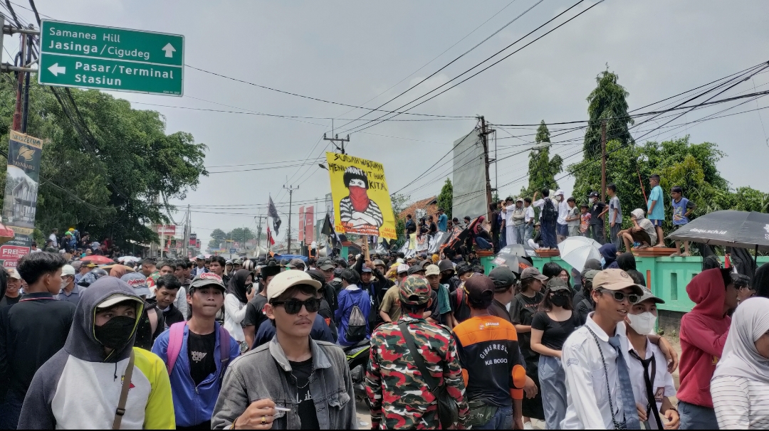 Tuntut Realisasi Jalan Khusus Tambang, Ribuan Warga Di Parungpanjang ... Tuntut Realisasi Jalan Khusus Tambang, Ribuan Warga Di Parungpanjang ...