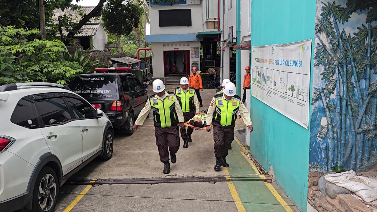 PLN Gunung Putri Bersama BPBD Kabupaten Bogor Gelar Simulasi Tanggap ...
